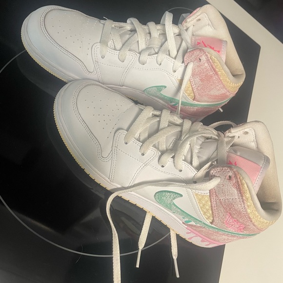 Shoes | Nike Air Jordan 1s Mid Rise Paint Drip Size Womens 7 | Poshmark